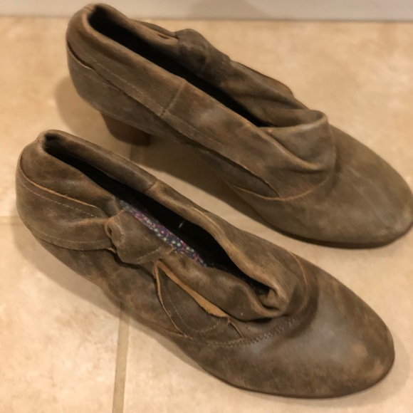 Anthropologie | Shoes | Anthro By Pink Bow Heels | Poshmark
